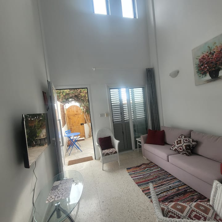 Bougainvillea Maisonette With Pool - Paphos