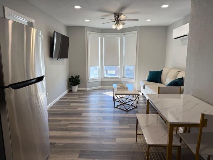 Modern Apartment On The Square “Teal” - Iola, KS