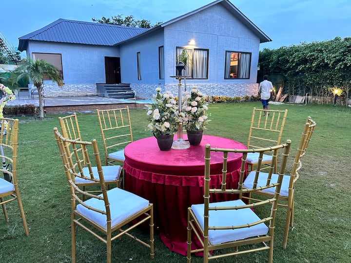 Beauty In The Lap Of Nature, Feel Luxurious - Noida