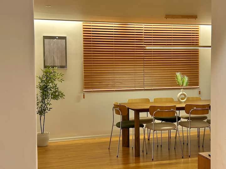 [New] 오픈특가｜인스타감성｜성심당10분｜용문역｜퀸침대4개｜스마트tv완비｜ 프리미엄대형 - Daejeon