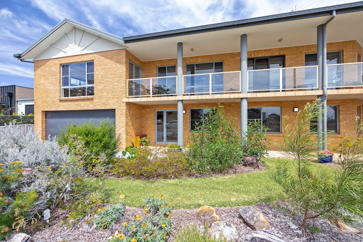 Holiday Home A Walk From Dudley Beach - Newcastle