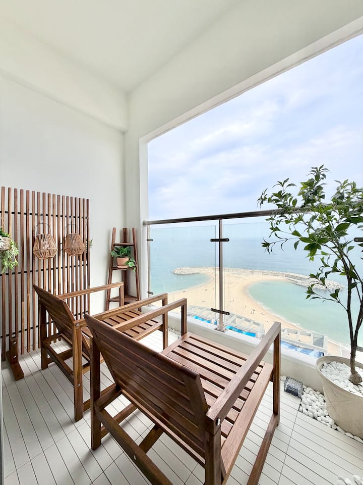 [여유로운 체크아웃]ㅣ바다보이는 침실ㅣ 해변 1분 거리ㅣ중앙시장ㅣ속초ㅣ1층 편의점 - Sokcho-si