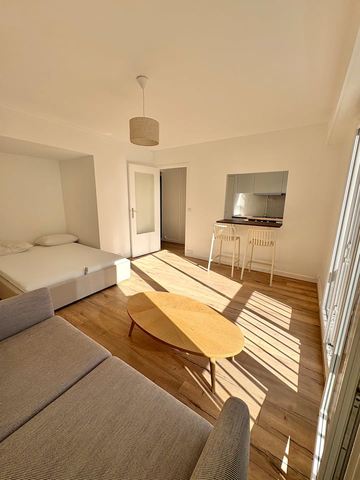 Sunny Brand New Studio With Balcony In Lively 11th - ibis Budget Paris La Villette 19ème