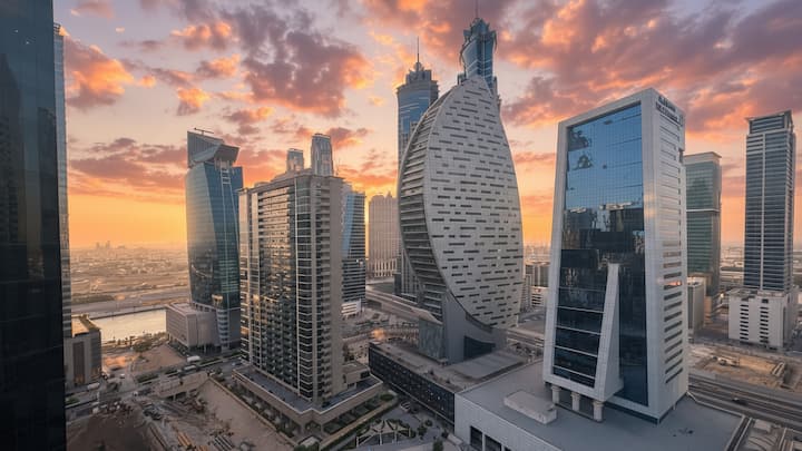 High-floor Canal Views | 2br Near Metro & Downtown - Dubaï