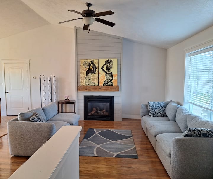 Cozy Family Getaway Near Snake River & Downtown - Idaho Falls, ID