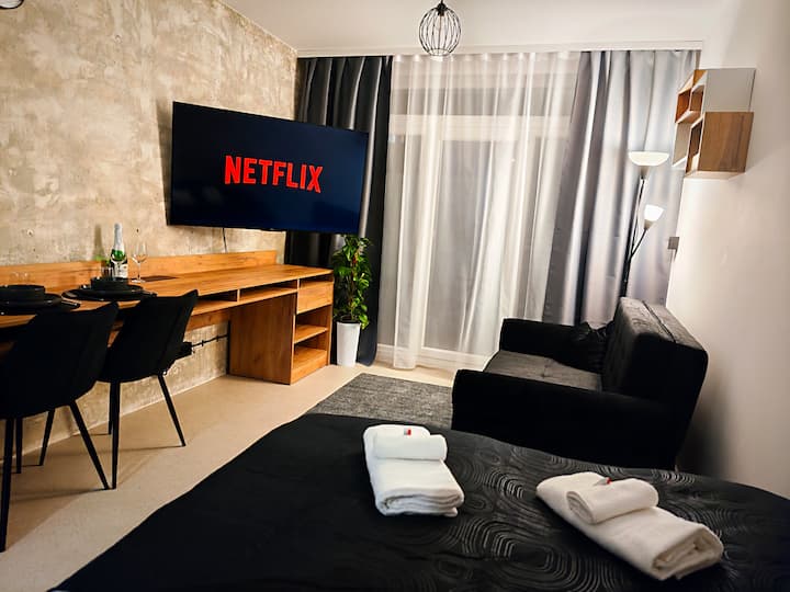 Axiom Suites - Zenith Iii - Netflix, Hbo - Košice