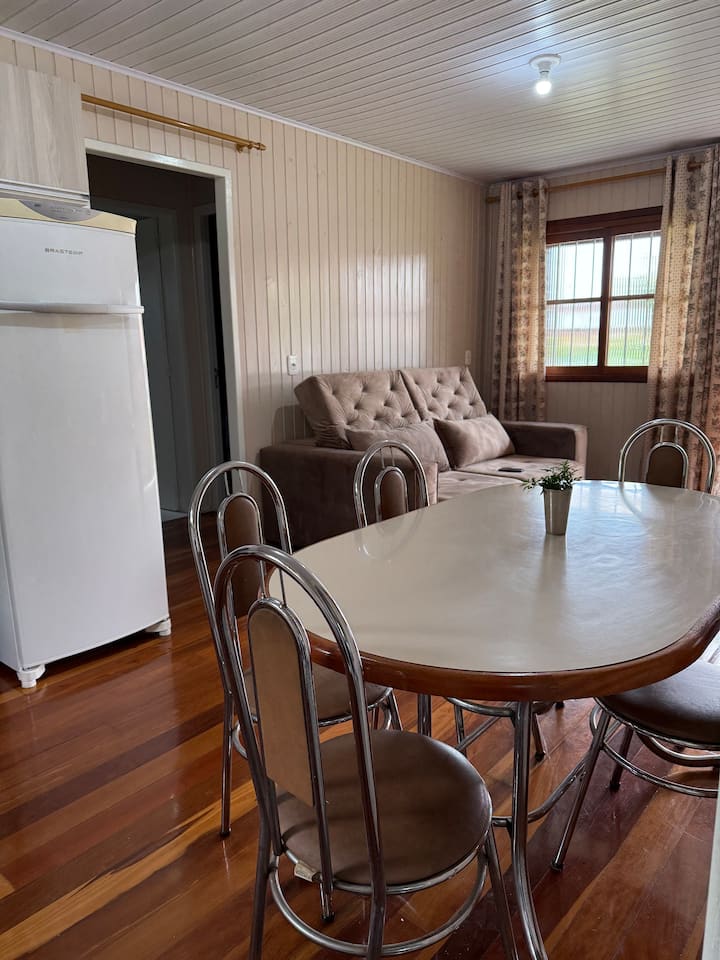 Casa Para Quem Deseja Tranquilidade Com Pátio. - Garibaldi