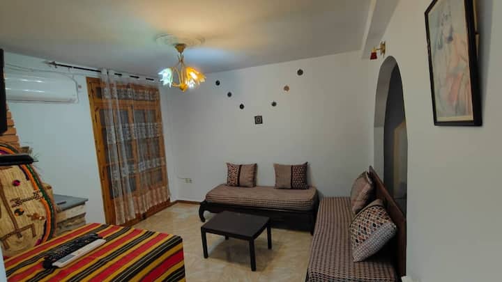 Villa Avec Piscine A Sidi Khaled - Algérie