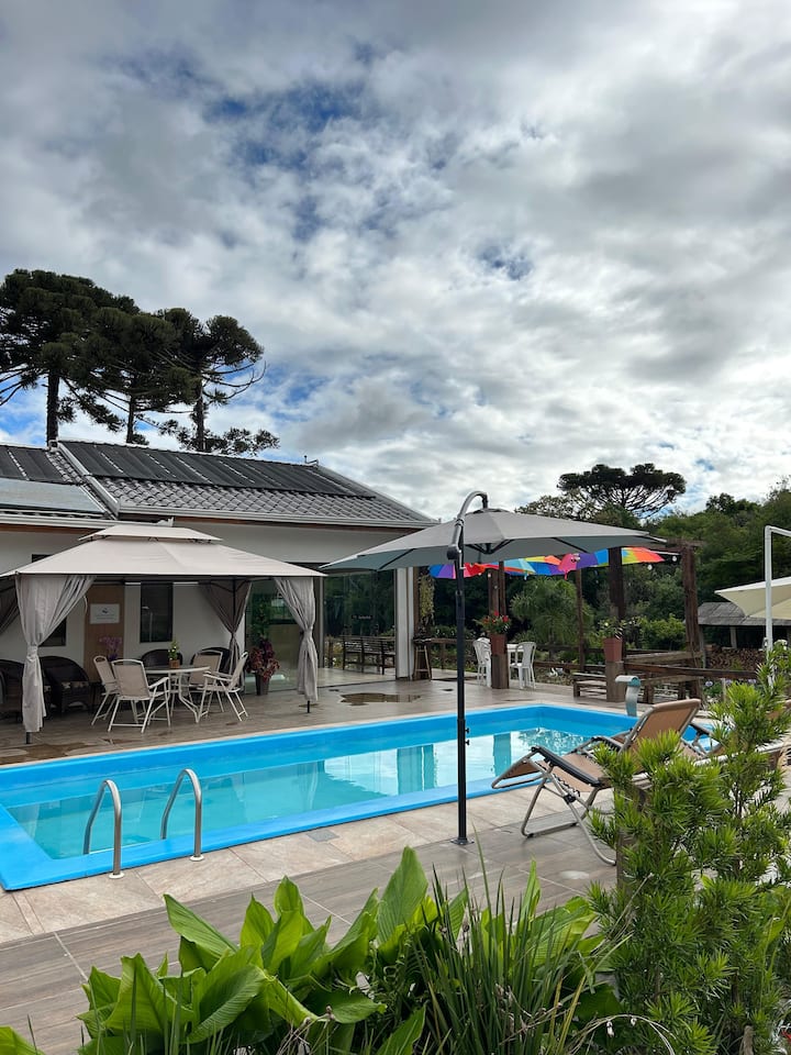 Chalé Com Piscina, Hidromassagem E Lagos. - Lapa