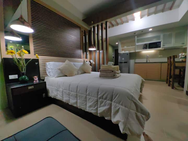 City View In Eastwood Legrand 3 W/ Wi-fi+netflix - Quezon City