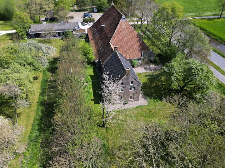 Woonboerderij Bij Leeuwarden. Natuur+11stedenwater - Leeuwarden