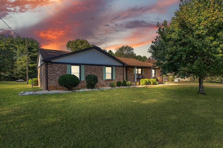 The Smynra-boro House - Smyrna, TN