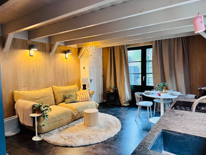 The Sugarball Cottage - Historic & Cozy Stay - - Maarssen