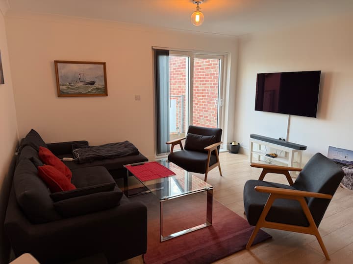 Relaxed And Spacious Flat Ideally Located - Warwick