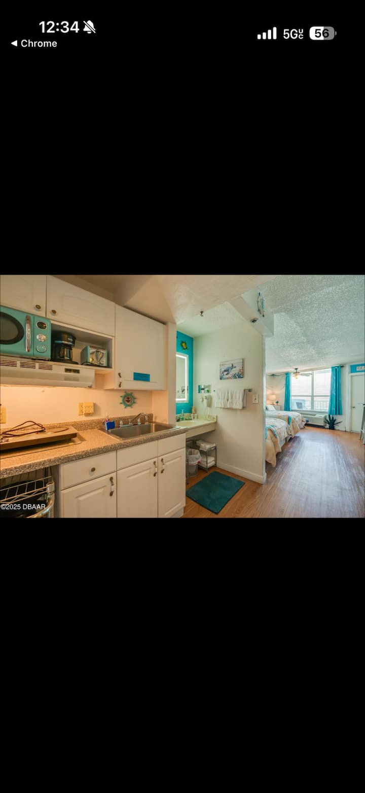 Fun, Vibrant, Beachside Condo - Daytona Beach, FL