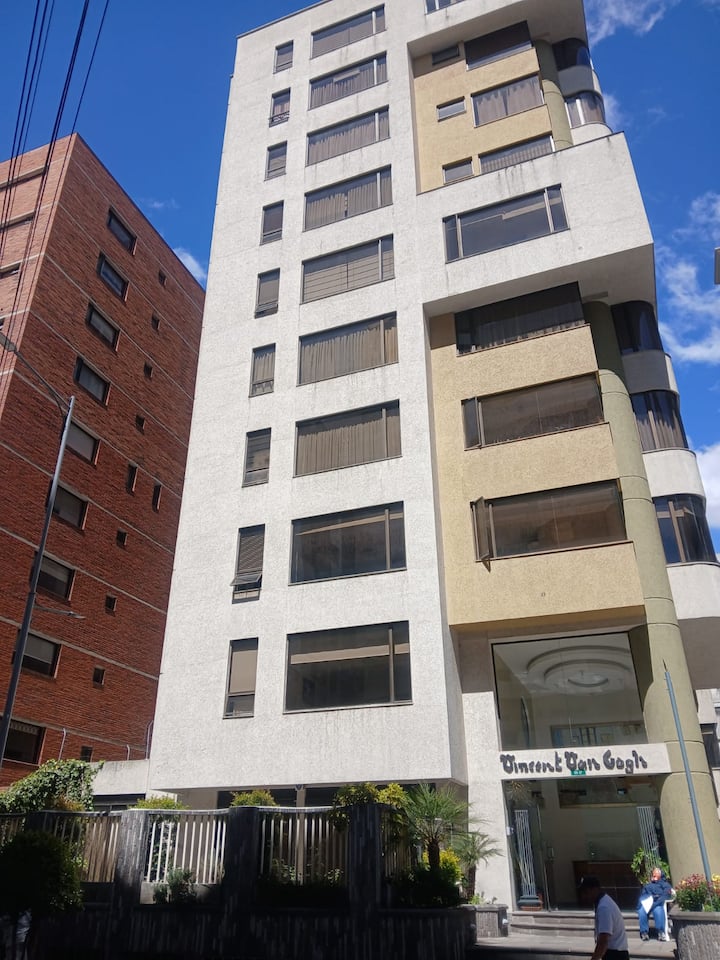 Departamento Cómodo Y Céntrico Cerca De Todo - Quito