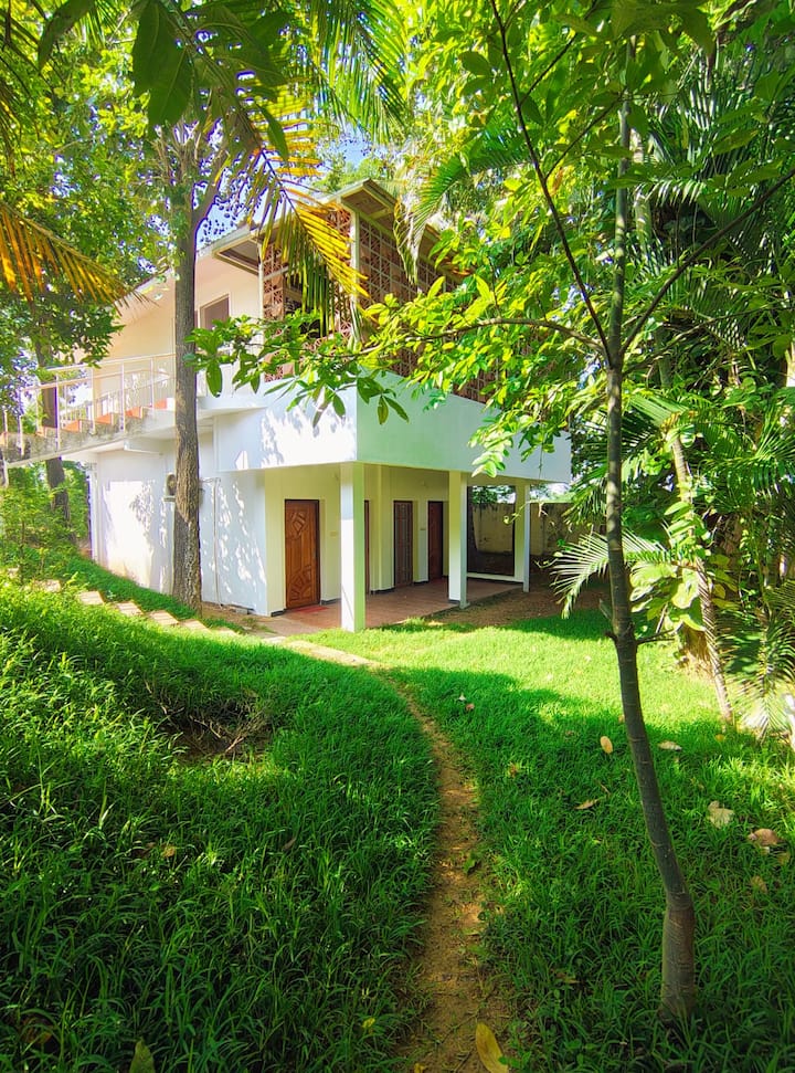 Relaxing Farmstay Retreat - 