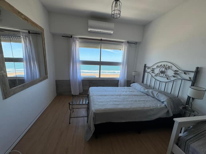 Excelente Monoambiente Frente Al Mar Hasta 4 Pax - Necochea