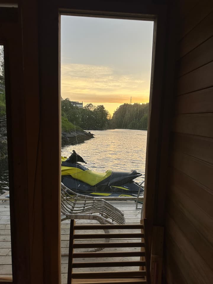 Aurora Caravan Near Bergen - Bergen