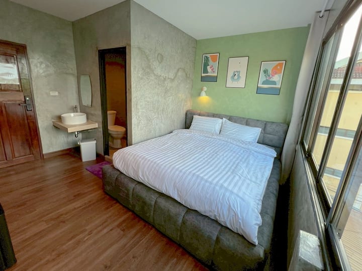 ลอฟ์ทเขตพระนคร พระบรมมหาราชวัง Mrtสนามไชย - Thailand