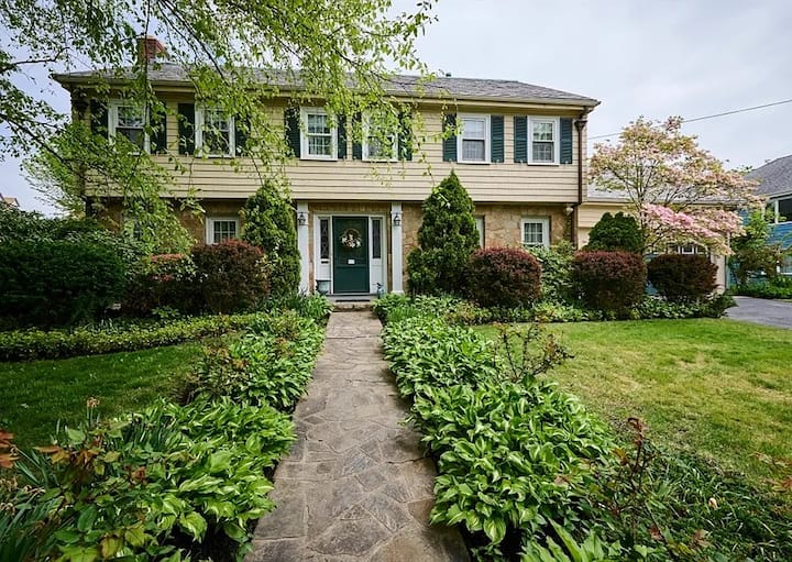 Diamond District Dream 3 Bedroom - Lynn, MA