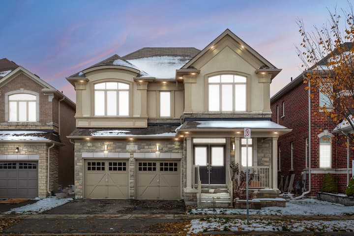 Family 6 Bdrms Home To Enjoy - Milton