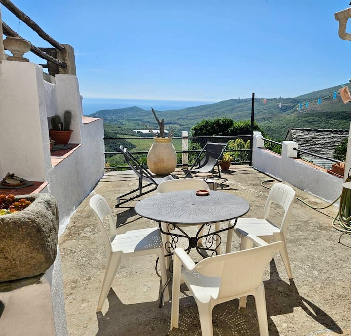 Maison De Charme Avec
Terrasse Vue Sur Mer - Plage de Macinaggio