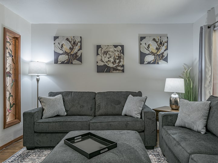 Route 66 Retreat | Handicap Accessible Comfort - Oklahoma