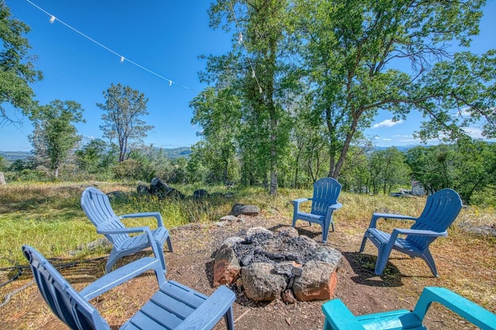 Boho Mountain Retreat, Bungalow W Fire Pit & Views - Rocky Mountains