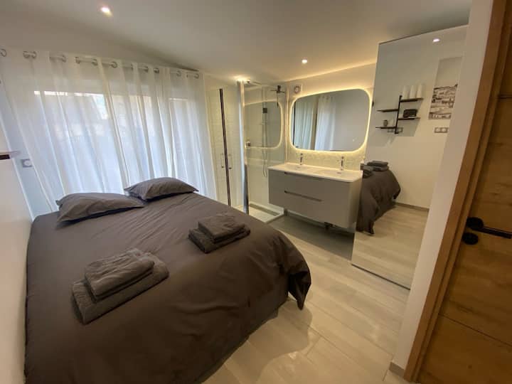 Studio Moderne 25m² / 650m à Pied De L'aéroport. - Beauvais