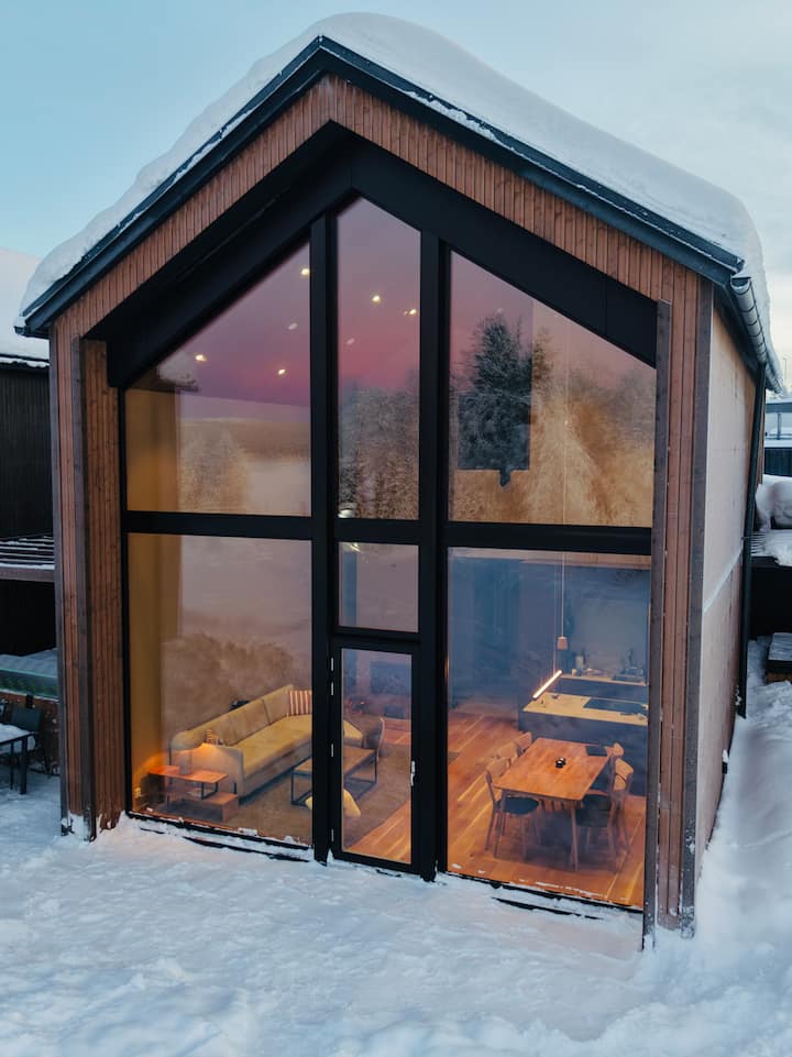 Villa Priddy-lapland Luxury With Hot Tub And Sauna - Äkäslompolo