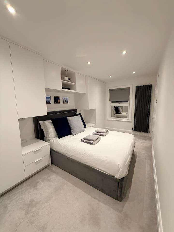 Adrian Cottage - Near Harry Potter Studios - Watford