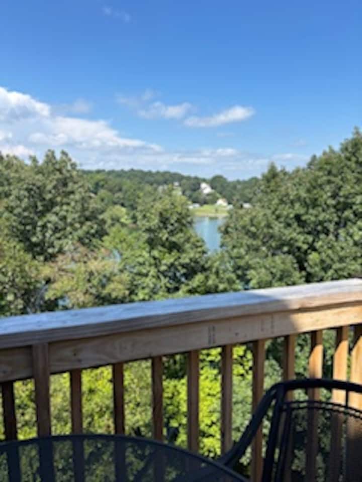 Cozy Condo Retreat - Hickory, NC