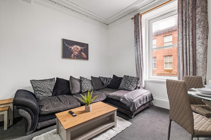 Central Peterhead 2br | 2 En-suites | Sleeps 5 - Peterhead