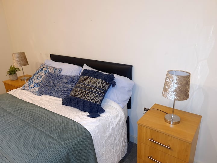 Longstay Family & Contractor, Wi-fi, Discounts - Bradford