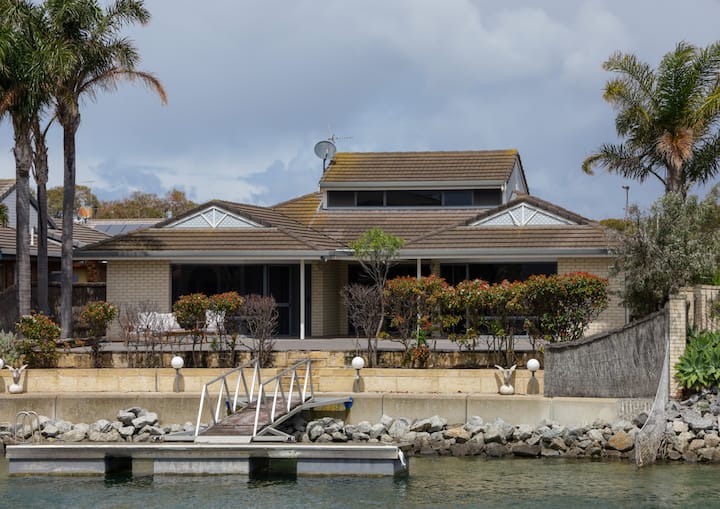 Waterfront Retreat With Dolphin Views - Boston