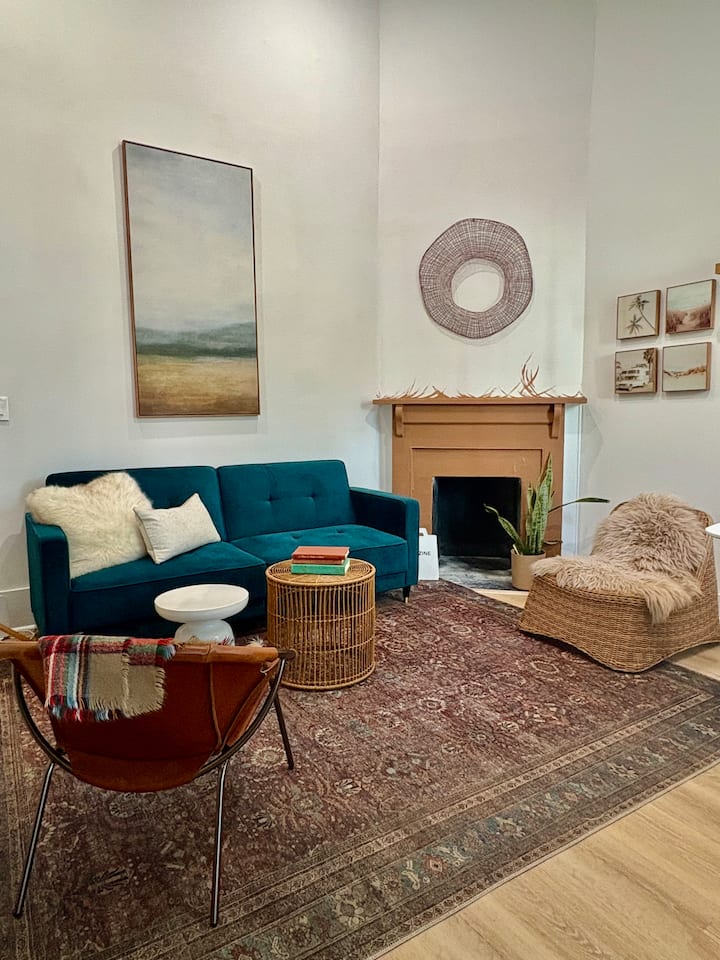 *New* Cozy Stay In Downtown/free Parking/walkable - Savannah, GA