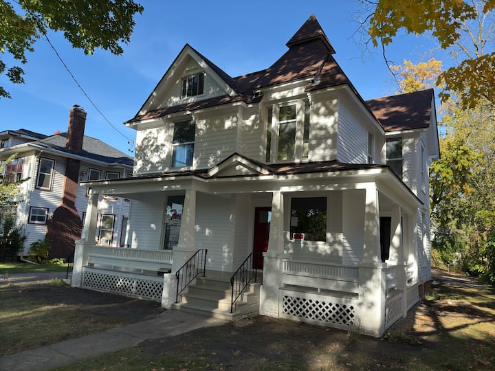 Home Birth Experience Near Hospital! - Flint, MI