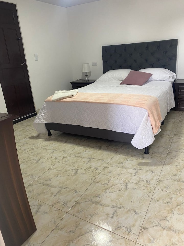 Hermosa Casa Cerca Ala Basílica - Buga