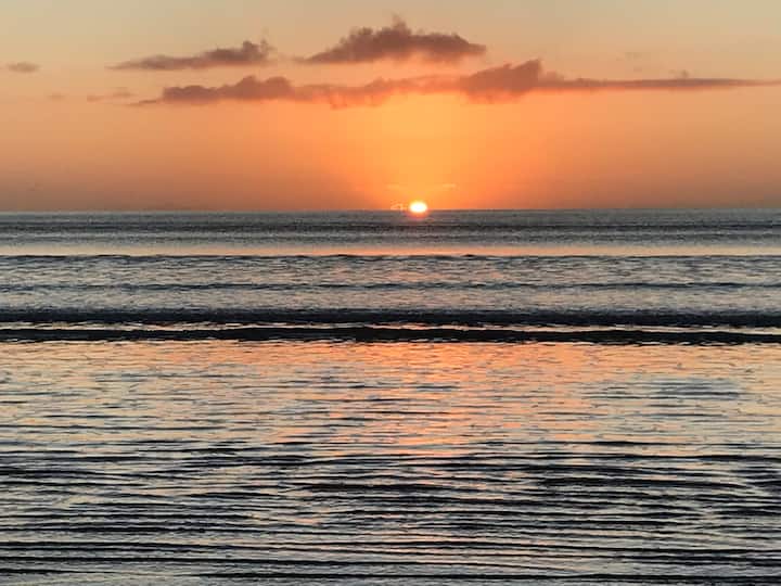 Modern Beach Side Apartment - Waiwera