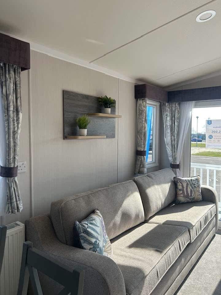 Welcome To Dolly’s Den. A 2025 Mobile Home. - Chichester