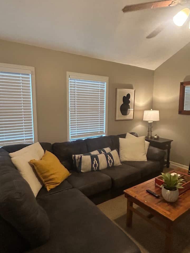 Charming Cottage Just Off Famous, North Lamar - Oxford