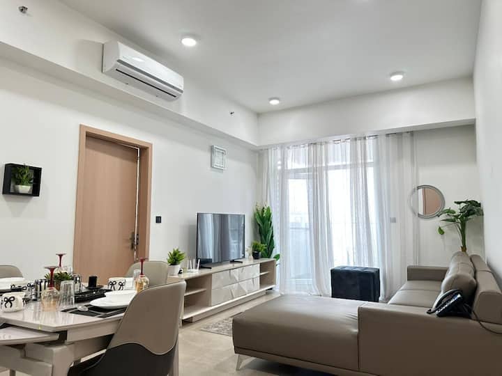 Luxury Condo • Pool Access • Chic & Spotless Gombe - Kinshasa