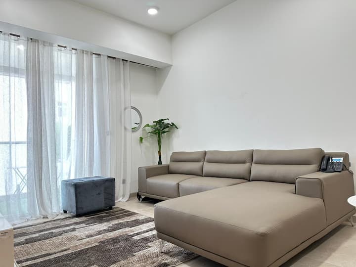 Luxury Condo • Pool Access • Chic & Spotless Gombe - Kinshasa