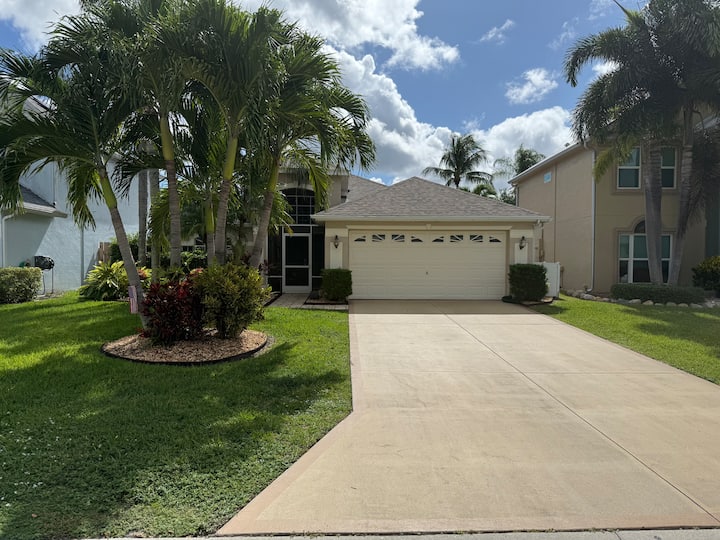 Jensen Beach Living At It's Best - Jensen Beach