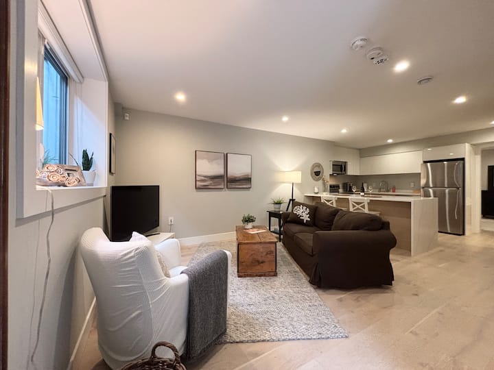 West Coast King Bedroom Suite - North Vancouver