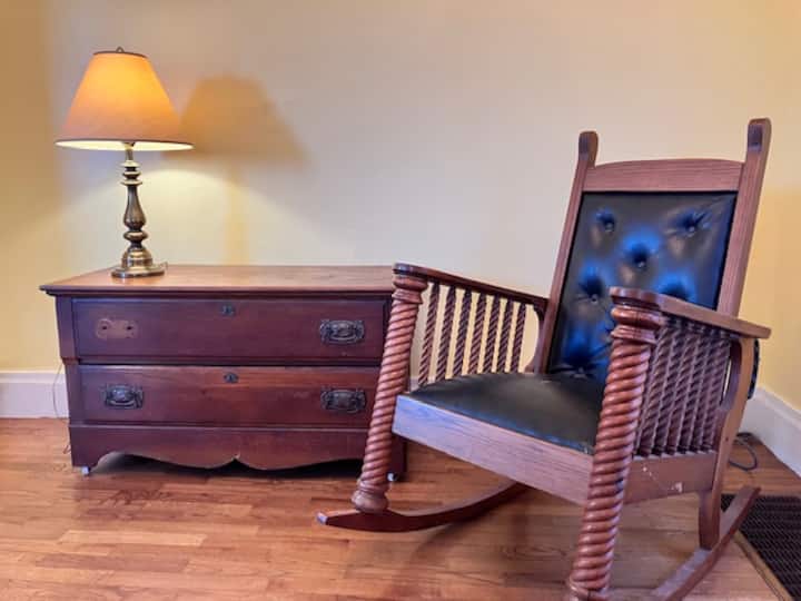Minnie & Marie's Guest House - Albion, MI