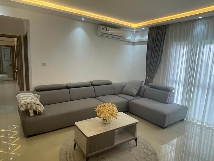Spacious Modern Apartment — Wi-fi, A/c, Balcony - Angola