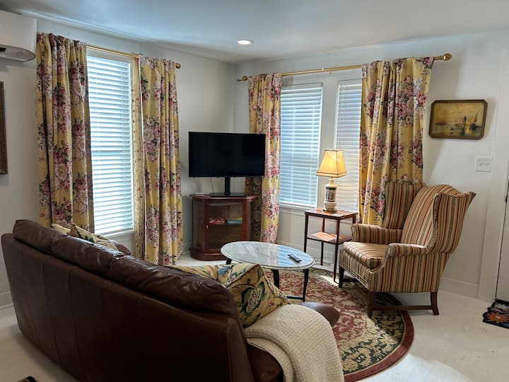 The Little Pearl By Pearl & Co. - Cottage Grove, OR