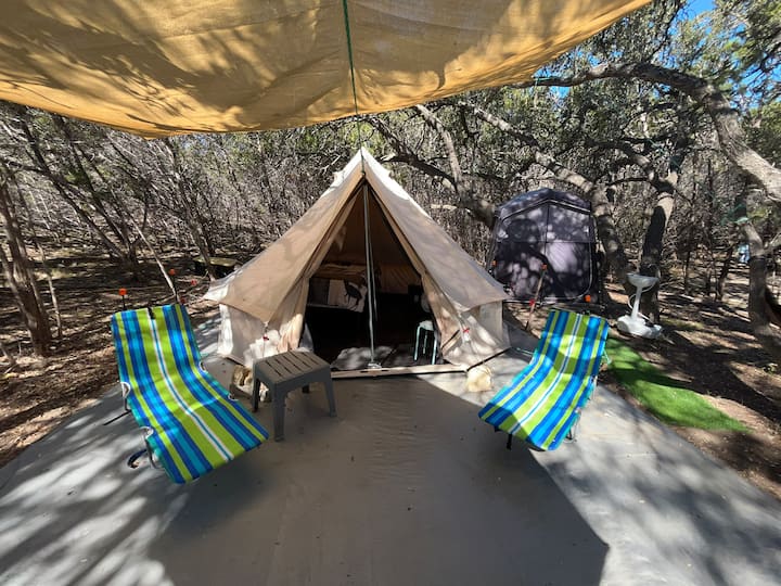 Off Grid Glamping Cozy Up Under The Stars - Bandera, TX